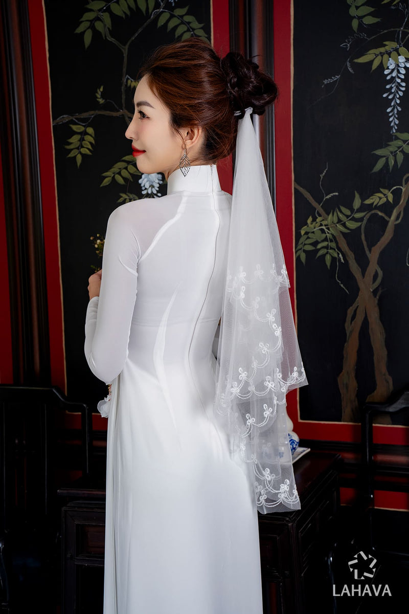 Elegant traditional bridal ao dai with 3d floral – LAHAVA