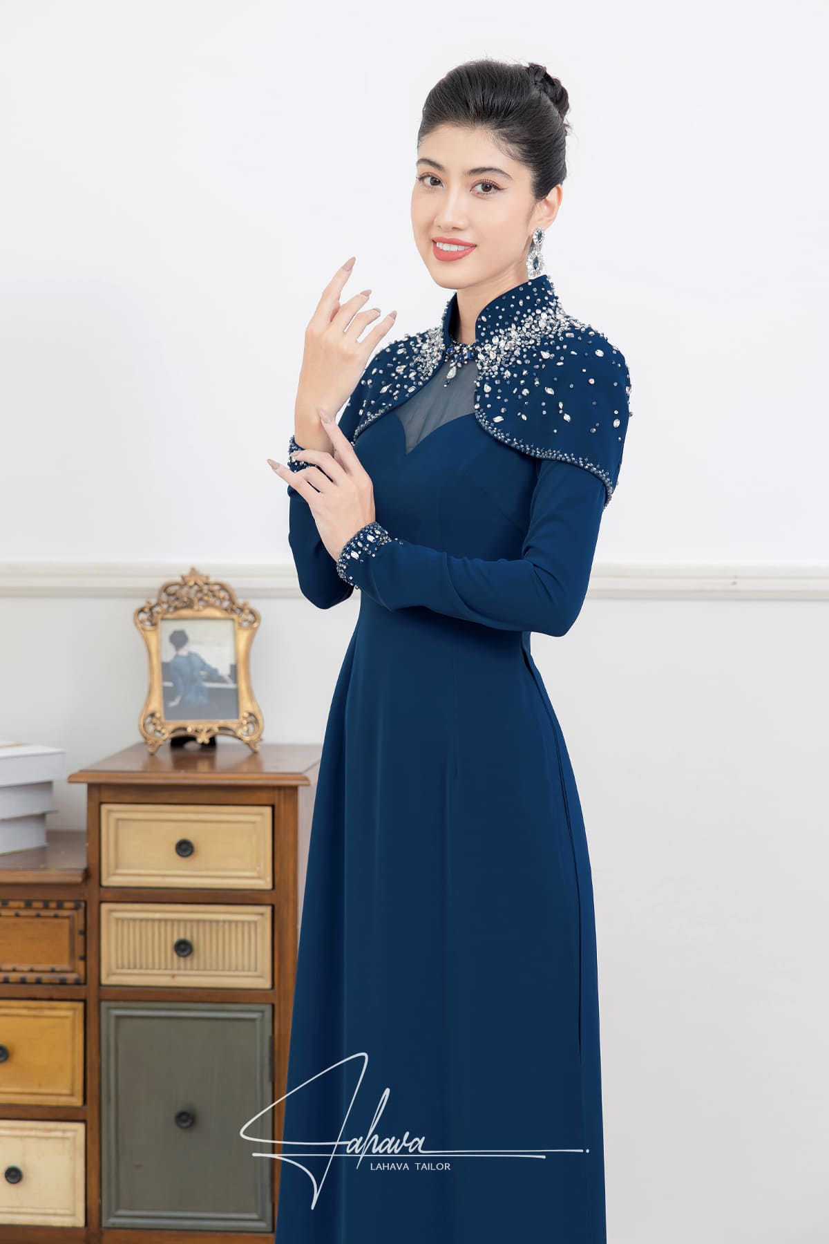 Modern ao dai with cape – LAHAVA