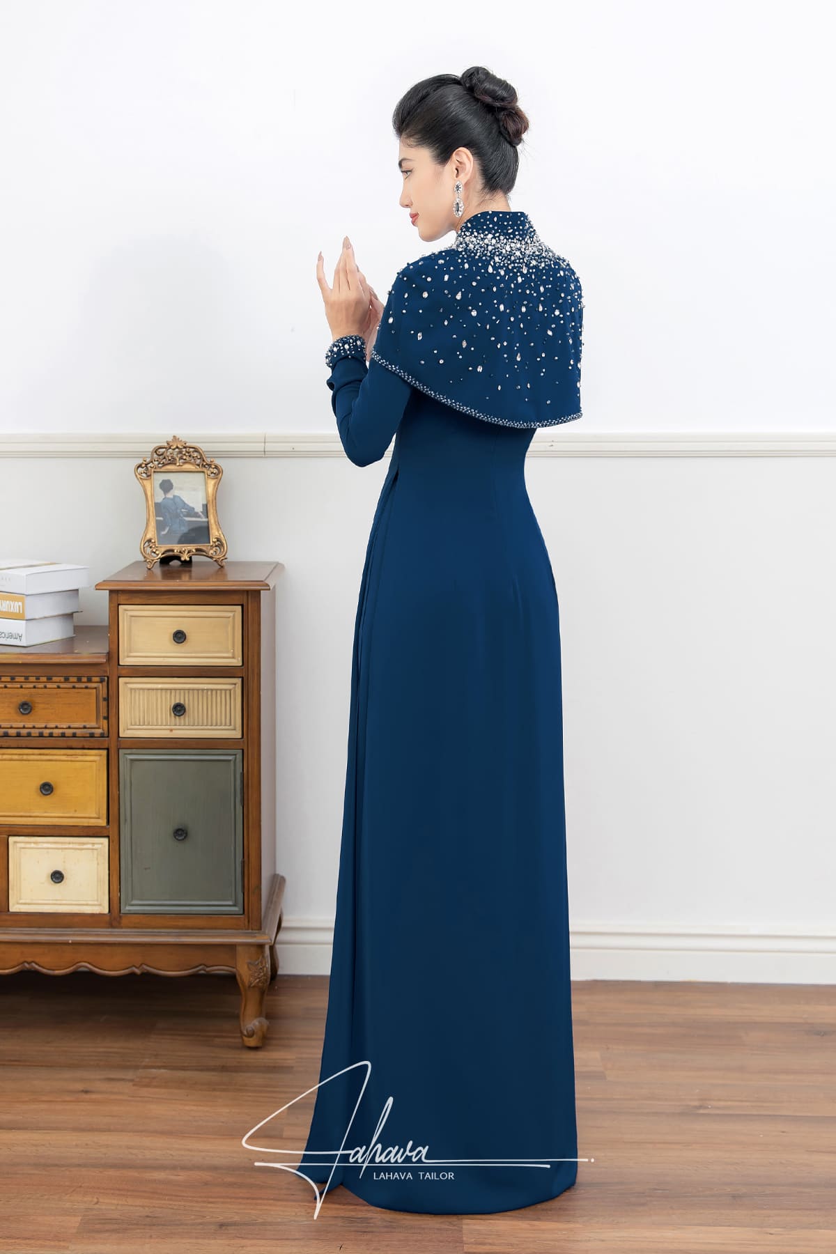 Modern ao dai with cape – LAHAVA