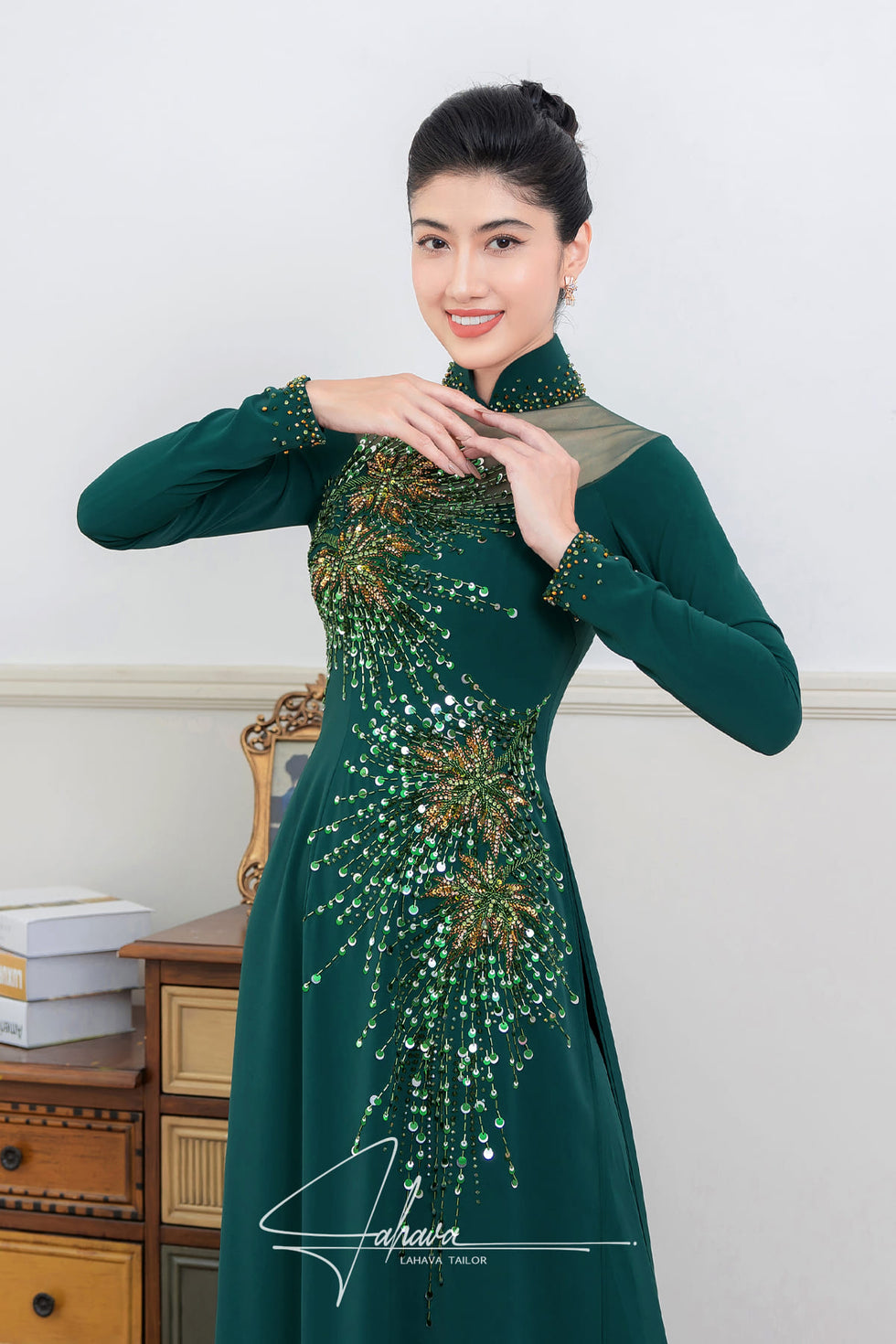 Modern leaves pattern beaded ao dai – LAHAVA